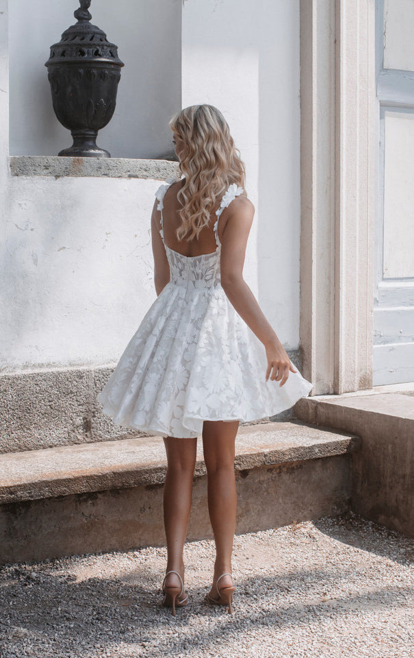 E411 – Lotus Bridal